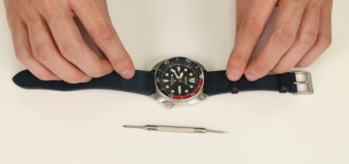 How To Install & Remove A Watch Strap | StrapsCo