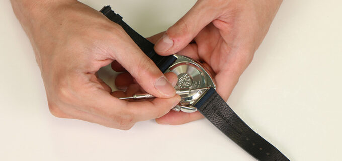 How To Install & Remove A Watch Strap | StrapsCo