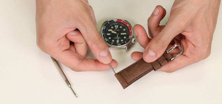 How To Install & Remove A Watch Strap | StrapsCo