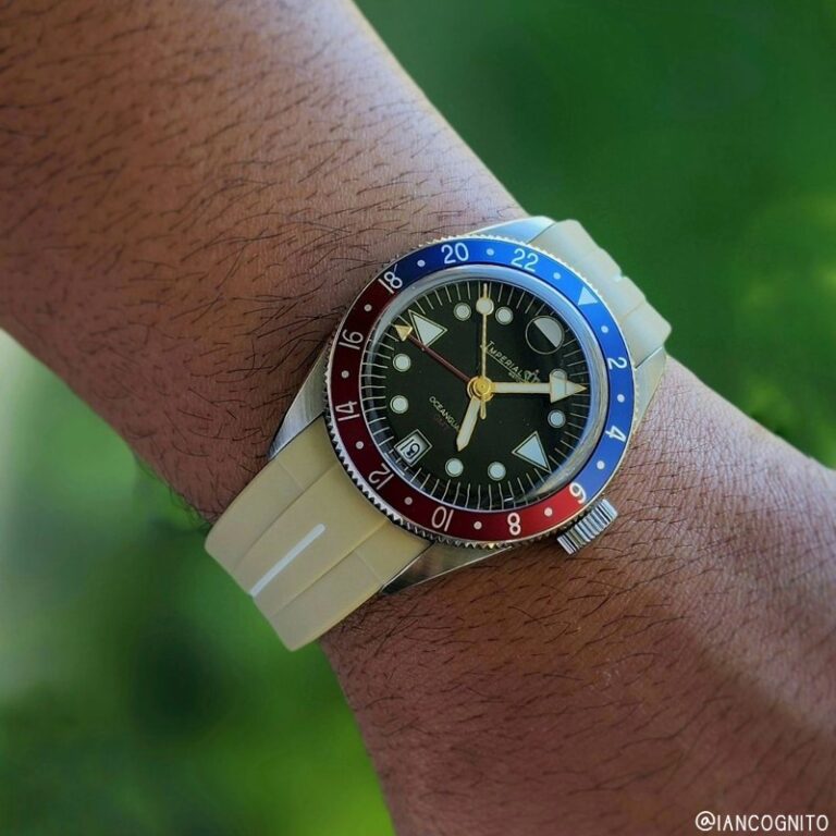 Fitted Smooth Rubber Strap For Omega Speedmaster | StrapsCo