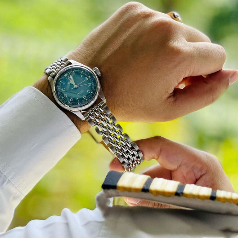 7 Best Short Watch Straps for Small Wrists | StrapsCo
